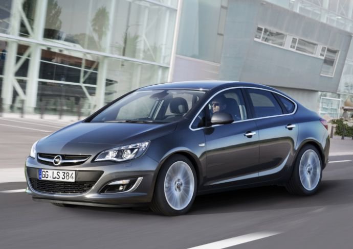 Opel Astra J Sedan 1.7 CDTI (130 Hp)